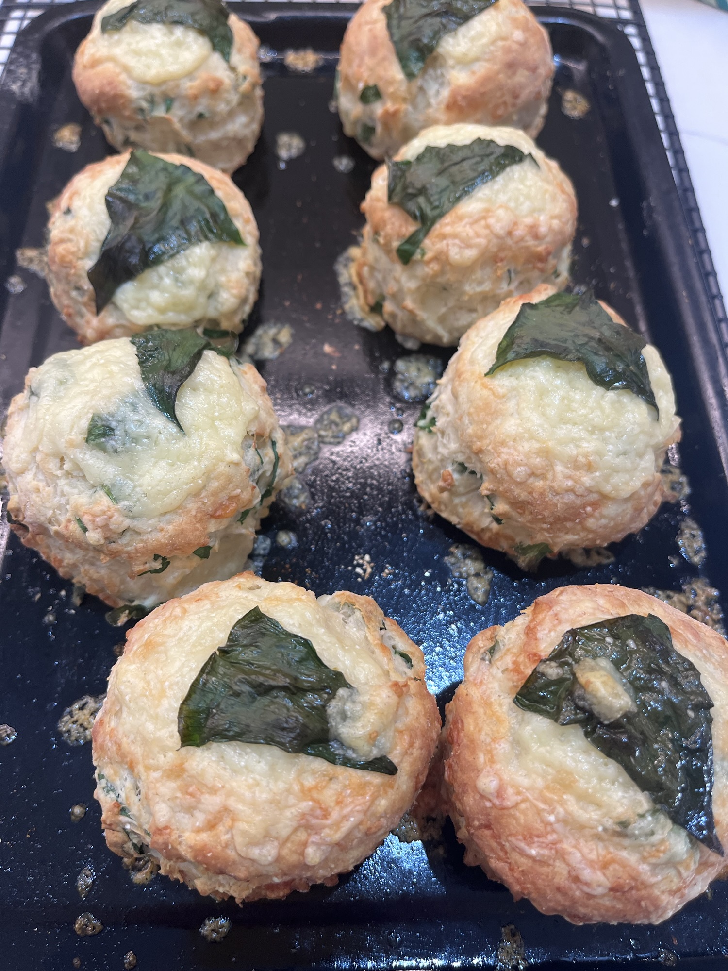 Cheese scones – @Shelovescake